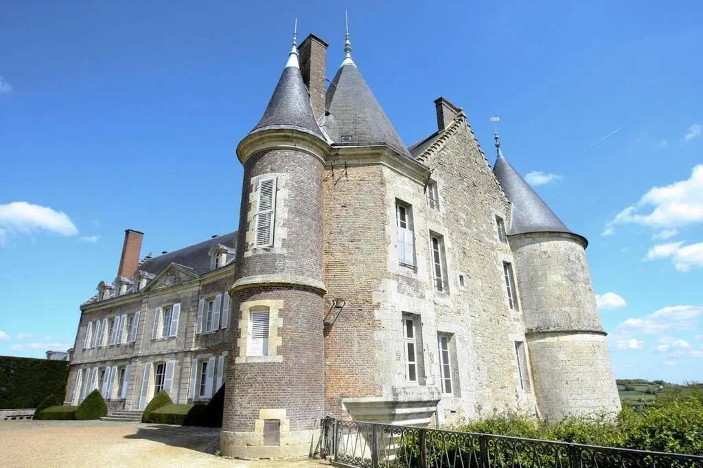 Le château de Montmirail ouvert à la visite pendant le festival « Tout ...