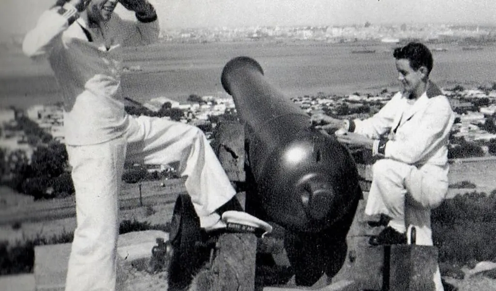 Les mille et une histoires de Bob. À bord de la « Jeanne », cap sur des ...