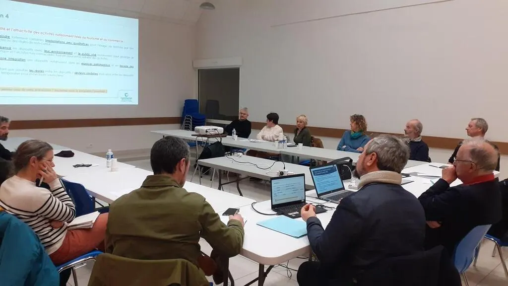 Les règles de la publicité expliquées aux élus de Villons-les-Buissons ...