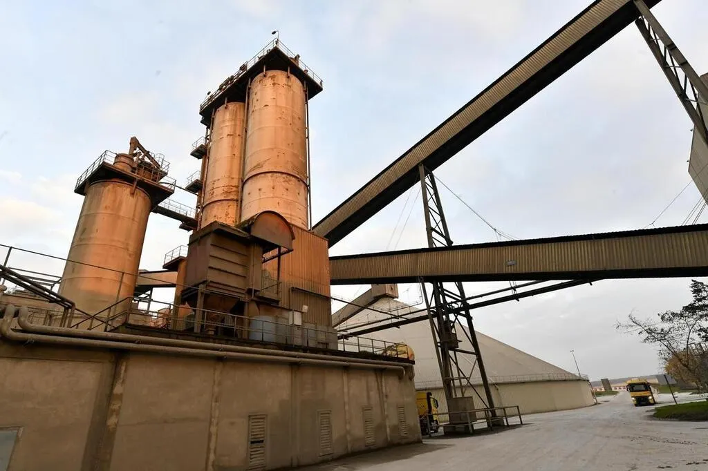 REPORTAGE. La future cimenterie d’Airvault, une « belle bête » à 285 ...