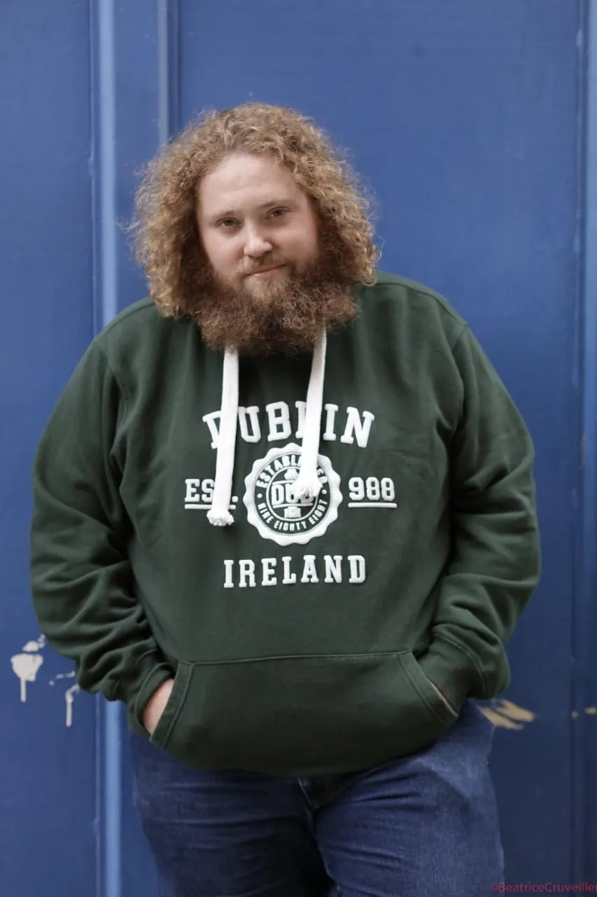 « Je suis Paindemix, le boulanger du village » : un Manceau dans le ...