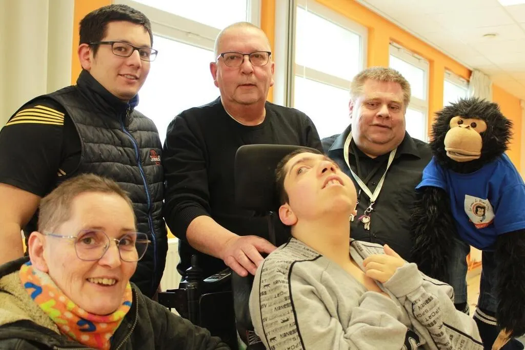 Les amis de Momo le singe cherchent un local pour étendre leur aide aux ...