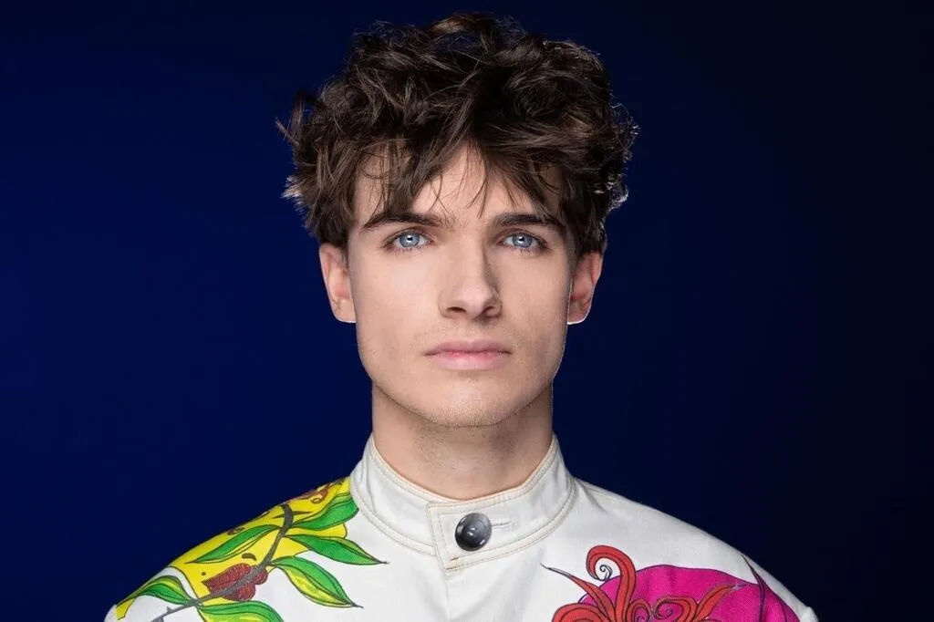 Rencontre avec Pierre de Maere, l’ange chanteur qui ouvre ses ailes - Tours.maville.com