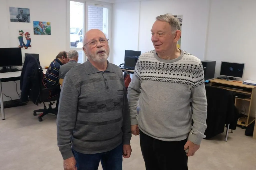 Cholet. Dans le quartier de la Colline, un nouvel espace face à la fracture numérique - Cholet ...