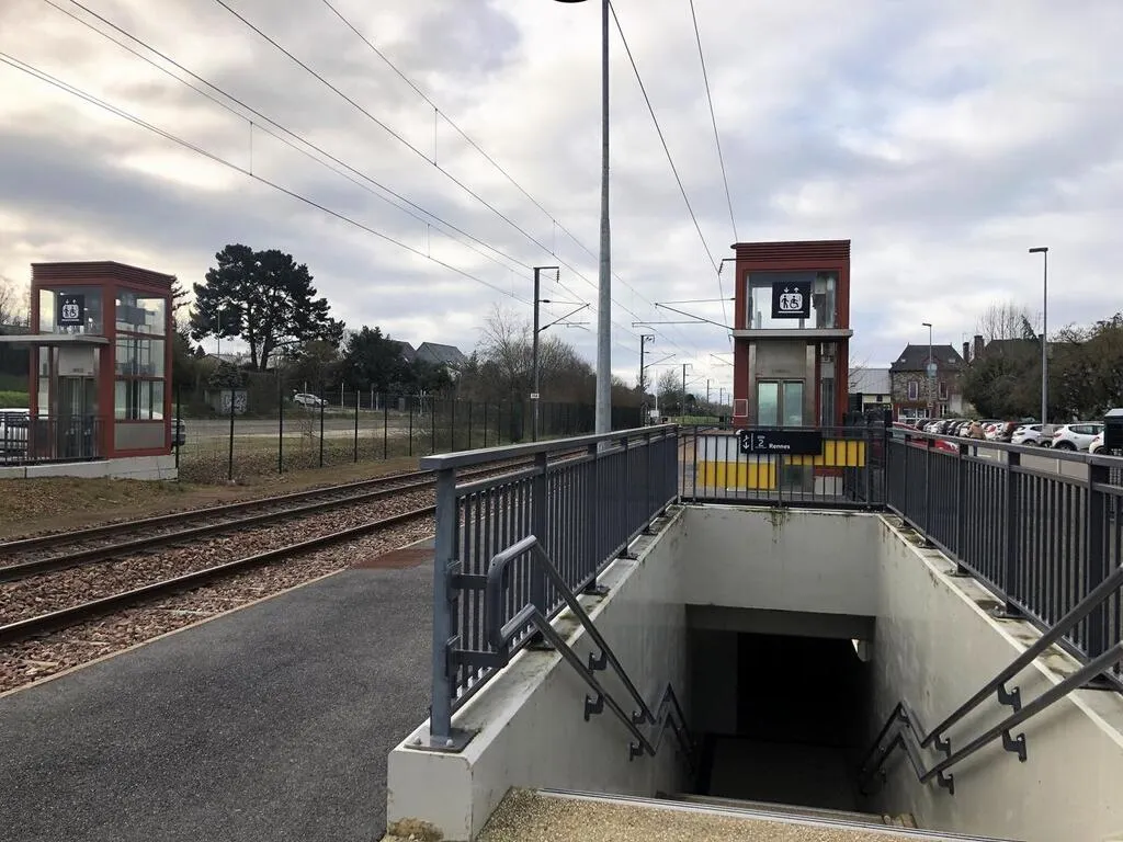 Betton. La gare, le Prieuré, le passage à niveau, comment se profile l ...