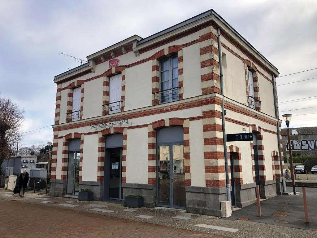 Betton. La gare, le Prieuré, le passage à niveau, comment se profile l ...