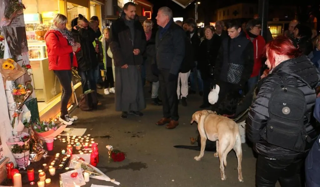 Lorient. Les riverains ont rendu hommage à Sean le SDF, « son chien ...