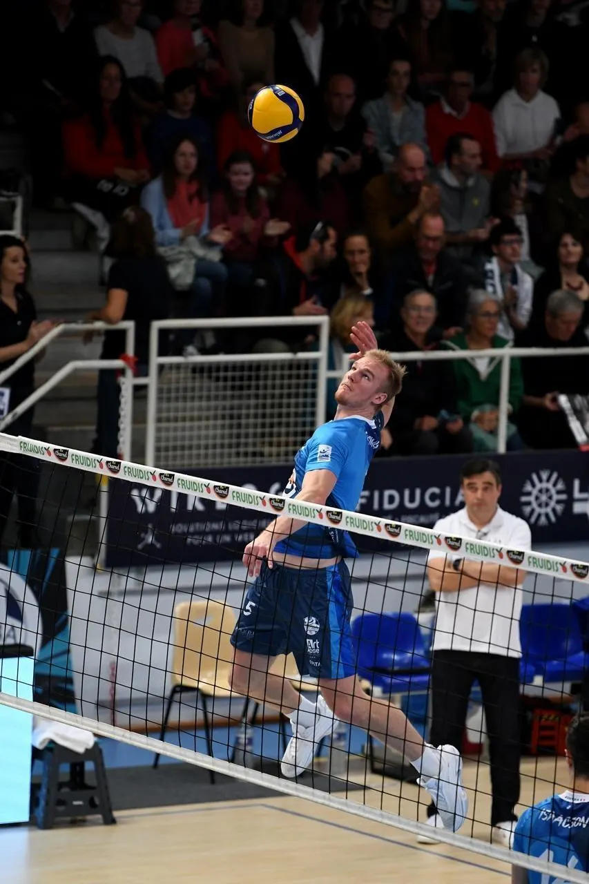 Tous Titres - Volley-ball. Les Nazairiens en promenade dans la capitale ...