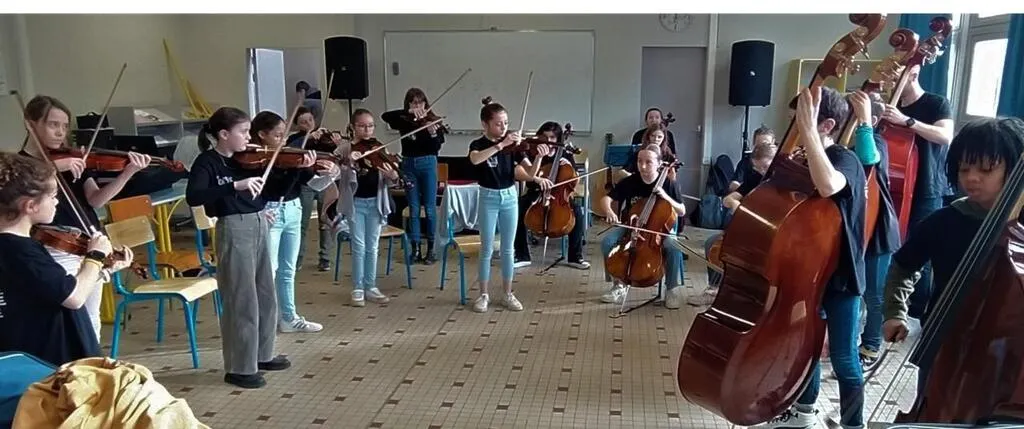 Craon. Une 1re classe orchestre au collège Le Prieuré - Laval.maville.com