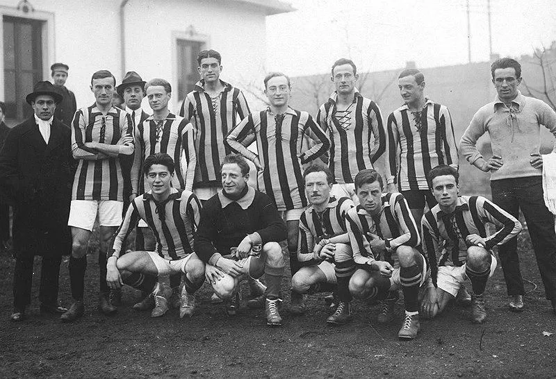 Un maillot, une histoire. Le bleu de l’Inter Milan, une question de ...