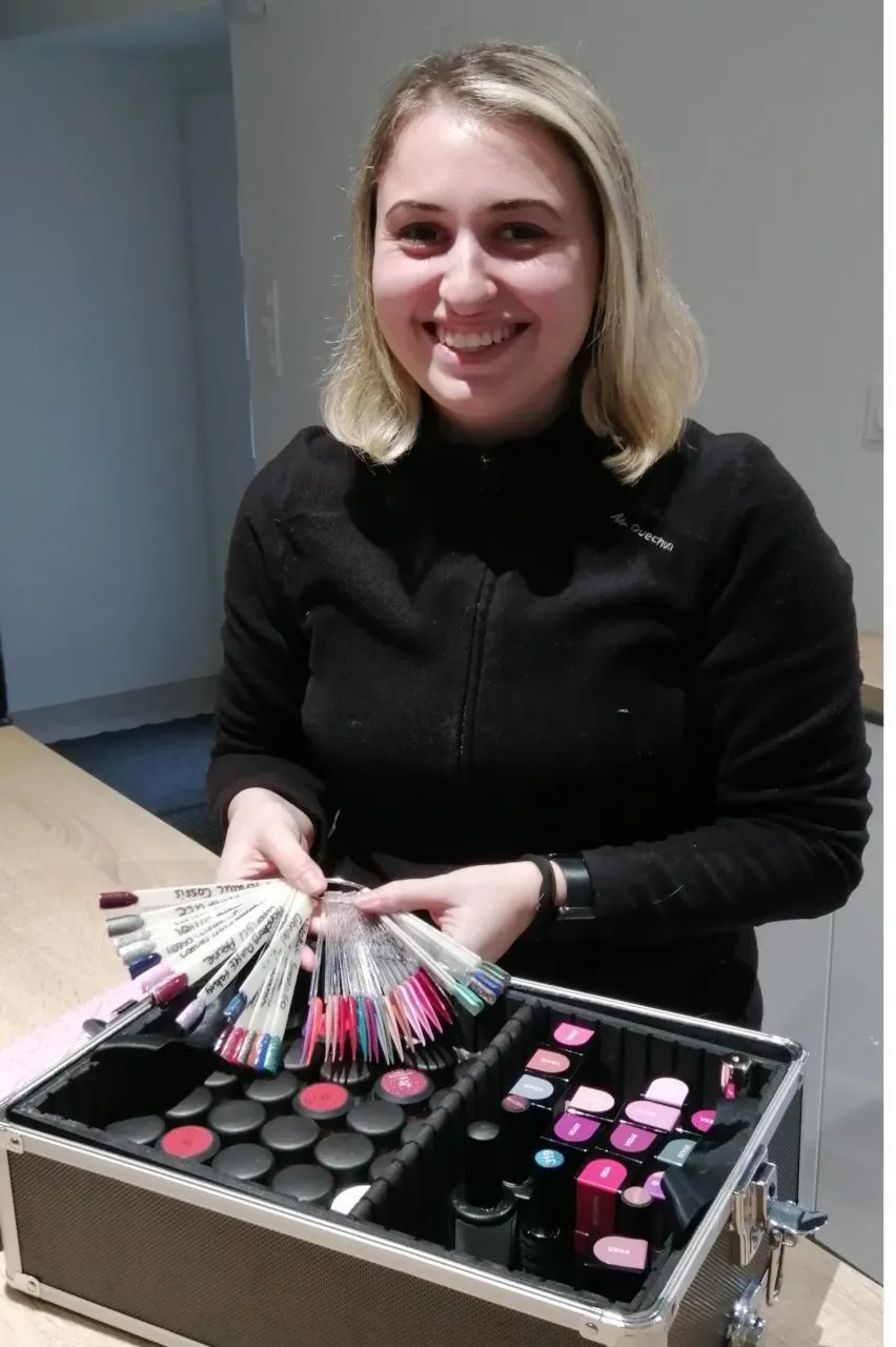 Guignen. Prothésiste ongulaire, elle se déplace à domicile - Saint-Malo ...