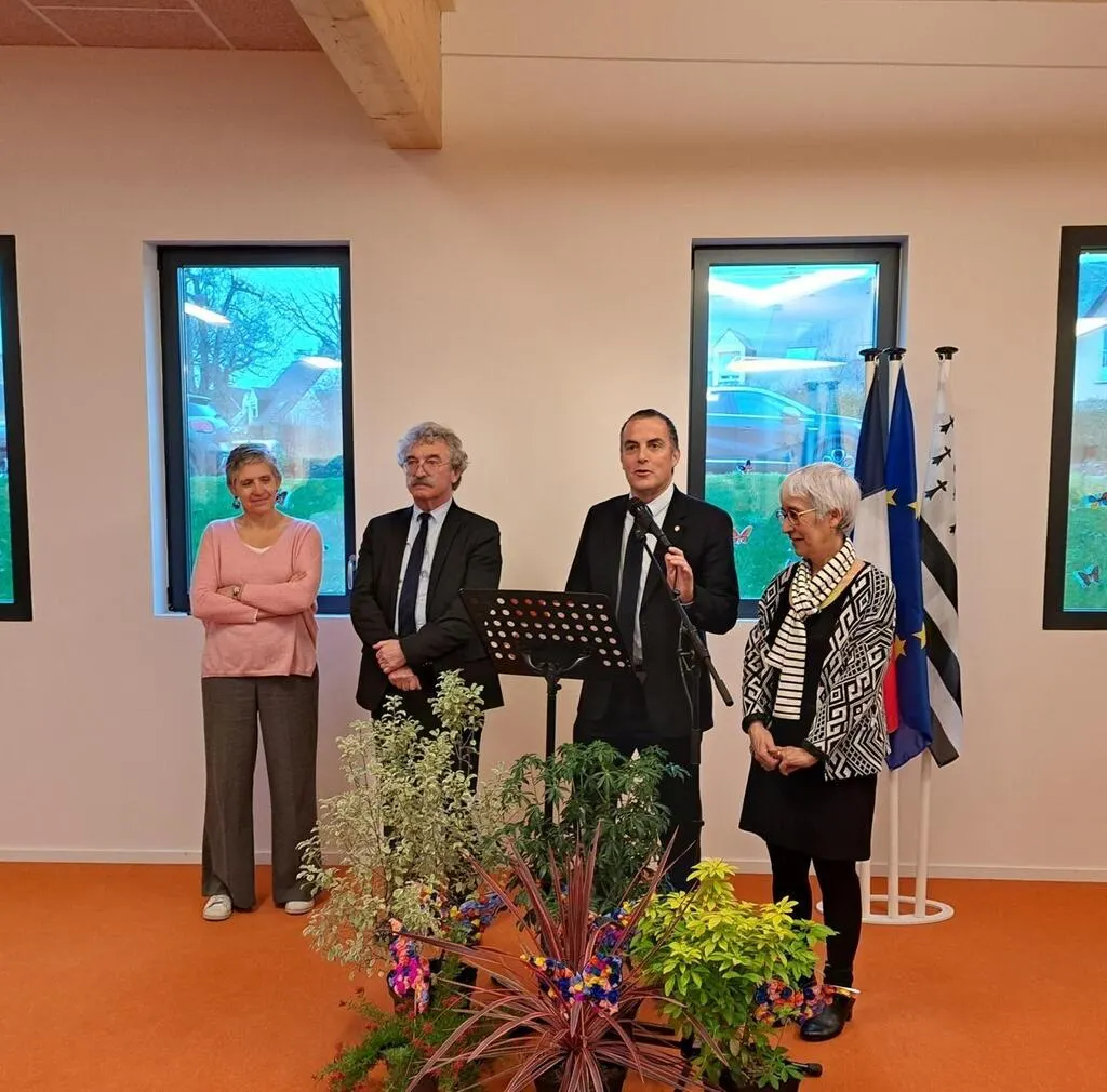Le Rheu. L’arbre aux papillons a été officiellement inauguré - Vitré ...