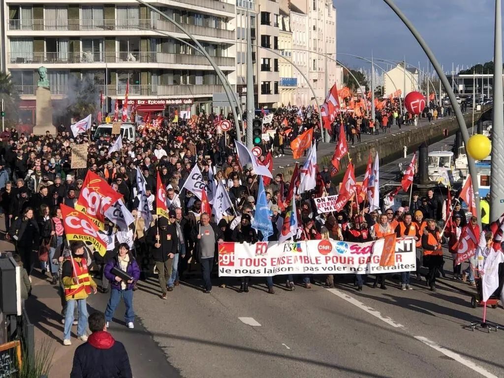 Retraites Mobilisation En Baisse Dans La Manche Revivez La Journée