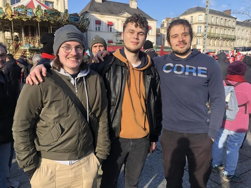 VIDÉO. Réforme des retraites : « On me parle de 64 ans. Je suis cassée ...