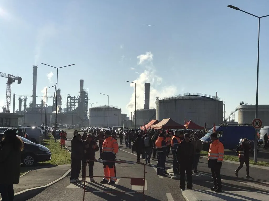 TÉMOIGNAGE. À la raffinerie de Donges, « on travaille toujours au milieu des produits ...