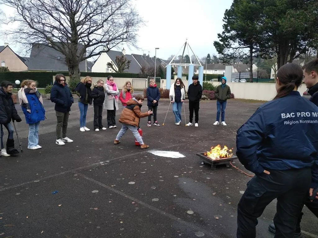 Vire Normandie. Un exercice d’évacuation au collège du Val-de-Vire ...