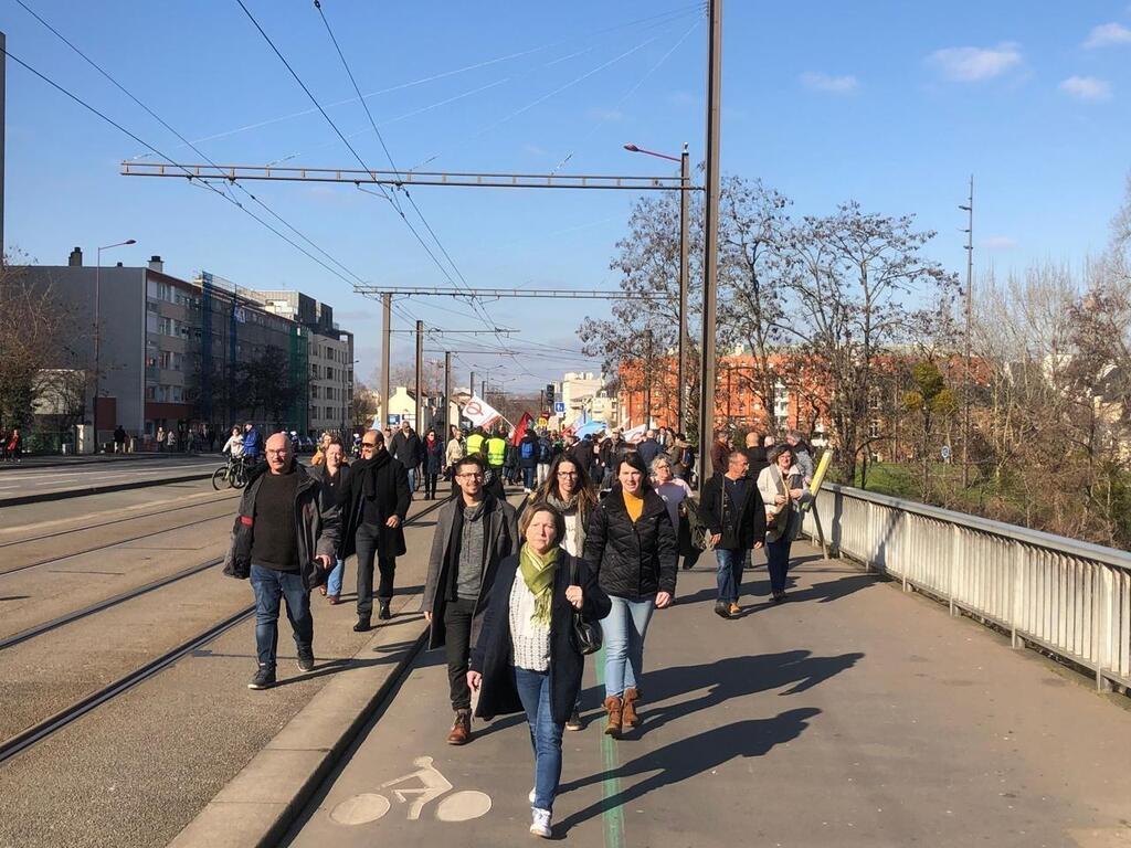 EN IMAGES. Manifestation du 11 février : marée humaine dans les rues du ... EN IMAGES. Manifestation du 11 février : marée humaine dans les rues du ...