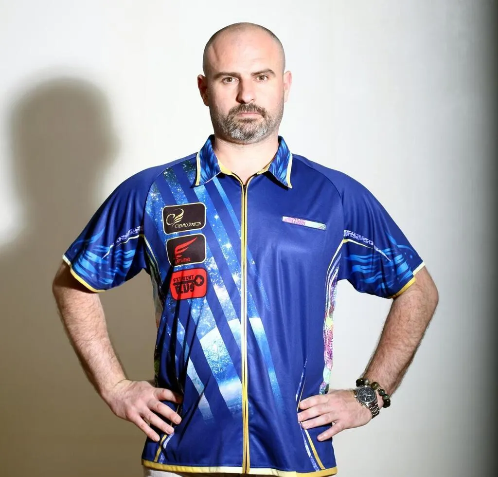 PORTRAIT. Jacques Labre, star française des fléchettes en quête de ...