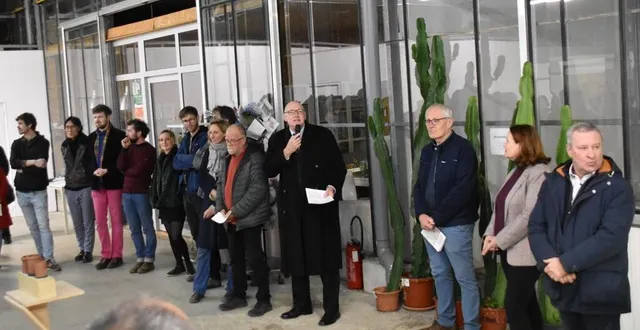 Tessy-Bocage. Usine Utopik : De la terre dans les yeux ou l’art de la ...