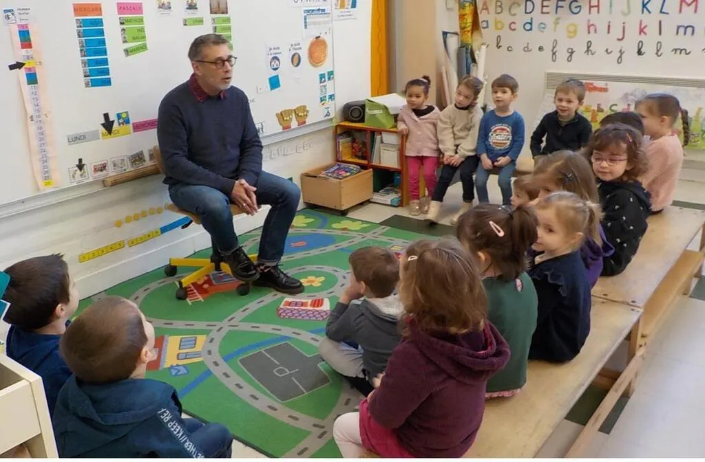 Melgven. Illustrateur jeunesse, il initie les élèves de Cadol - Quimper ...