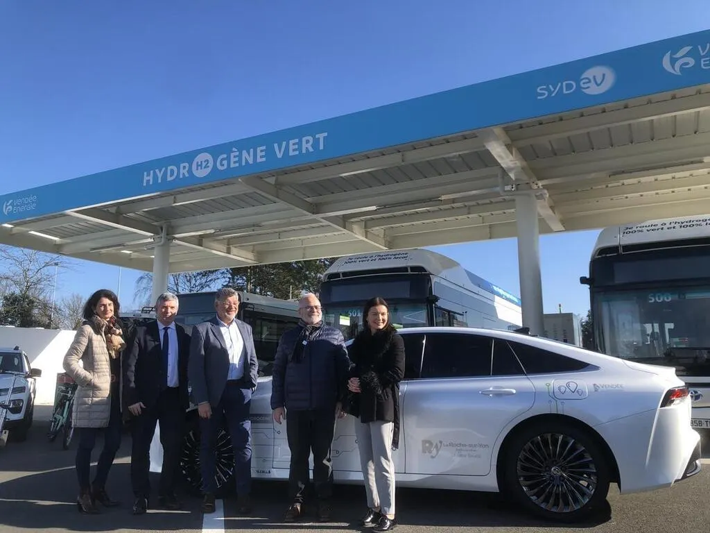 À La Roche-sur-Yon, un deuxième bus à hydrogène et une Toyota Mirai ...