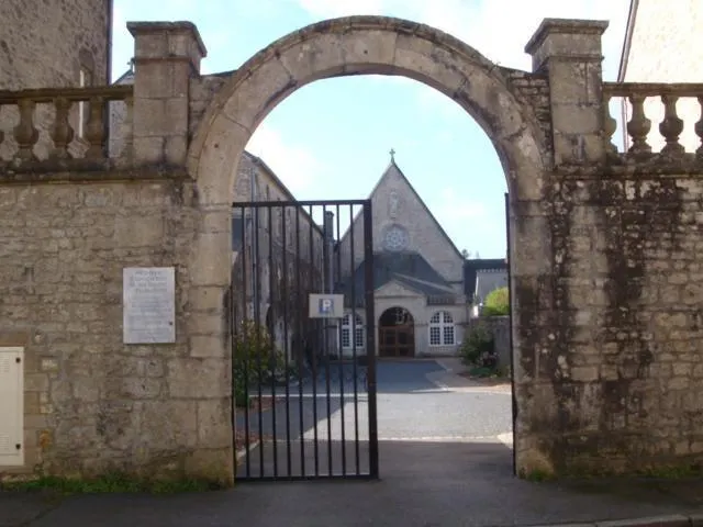 Abbaye des Bénédictines de Valognes : du haut de ces bâtiments, 400 ans ...
