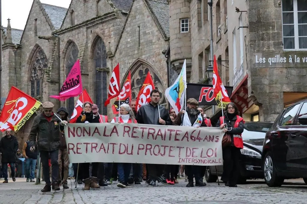 Réforme des retraites. À Guingamp, 1 400 personnes défilent en ...