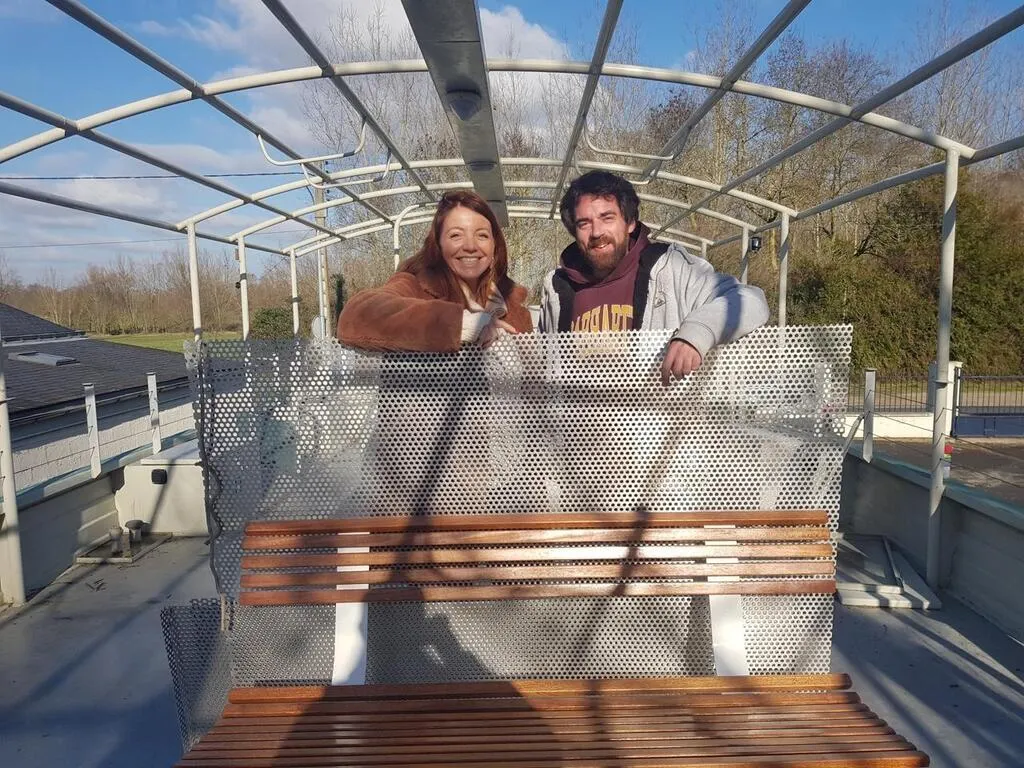 Un bar à vin flottant va s’installer sur la Loire en face du château de ...