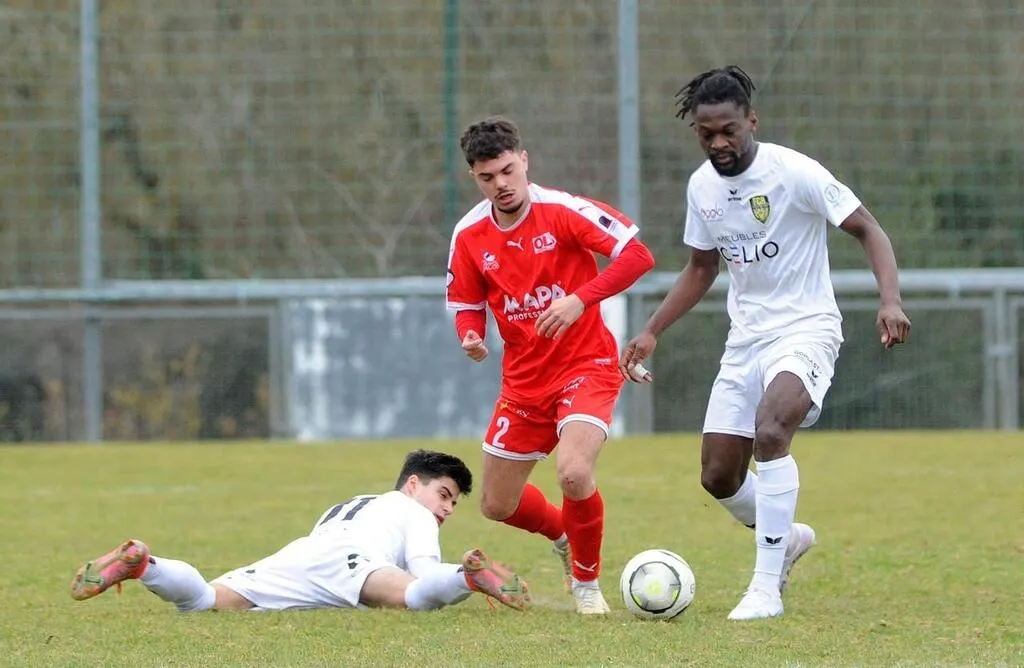 Football - Régional 1. Le FC Bressuire bute sur Saint-Liguaire . Sport ...