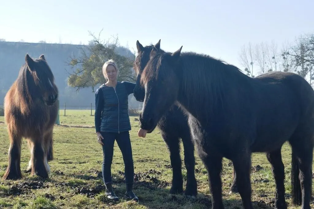 Neau. Corinne Rousseau forme au management avec les chevaux, la cuisine ...