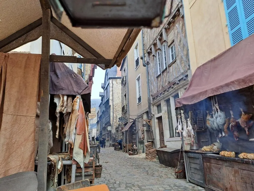 REPORTAGE. Au Mans, les habitants plongés au XVIIe siècle pour une ...