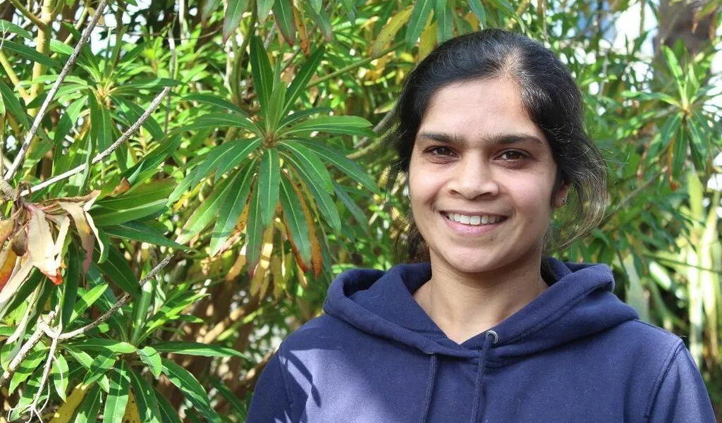 Cette Néerlandaise veut transmettre sa passion du hockey sur gazon en ...