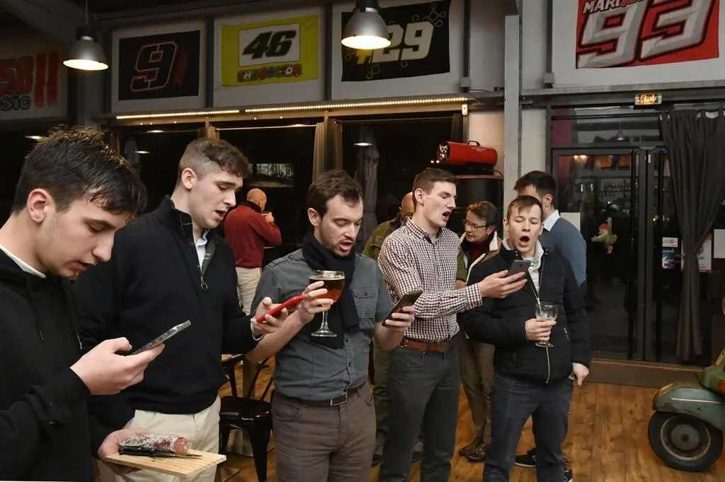 VIDEO. Charles Dor et Rémi Creissels mettent les chants populaires en boîte - Hyères.maville.com