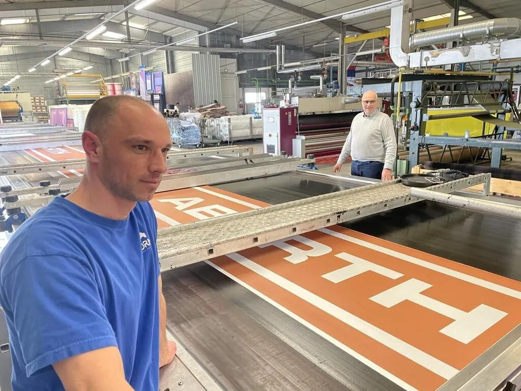 Argentan. Le fabricant de drapeaux Borney devrait changer de main ...