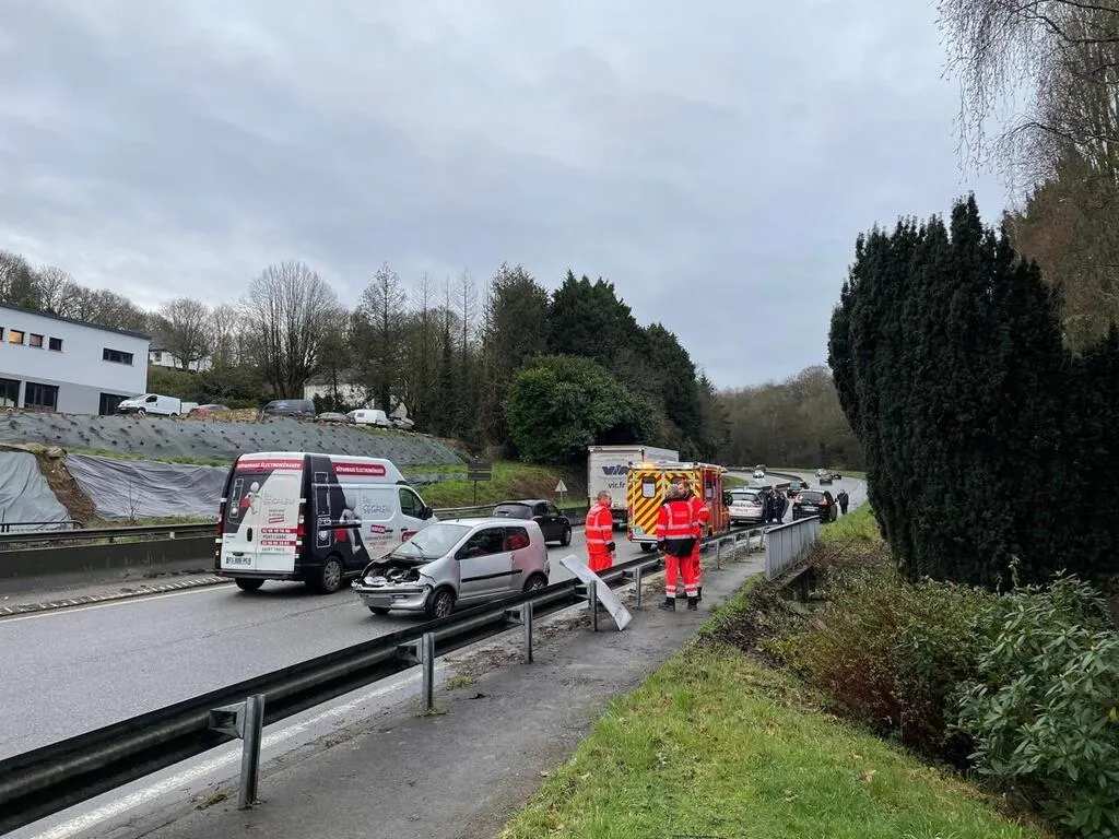 Quimper. Un accident de voiturette ralentit la circulation au rond ...