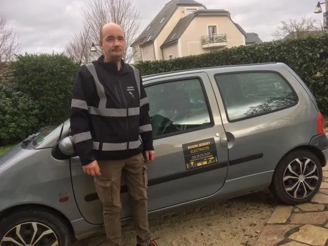 Jérémy Bodin, spécialisé en électricité, crée son entreprise à Dinan ...