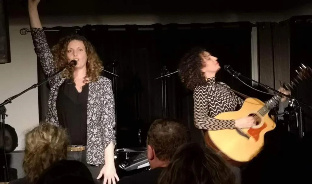 Apremont. Chant’Appart : une soirée riche en émotions - La Roche sur ...