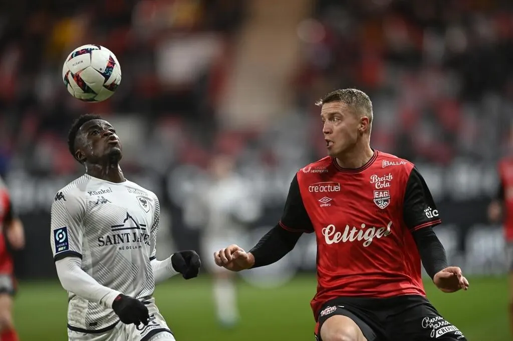 Ligue 2. À Guingamp (1-2), le SM Caen s’est offert le droit d’y croire ...