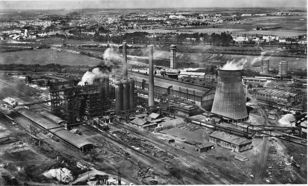 REPORTAGE. Près de Caen, on a marché au pied des hauts fourneaux de la ...