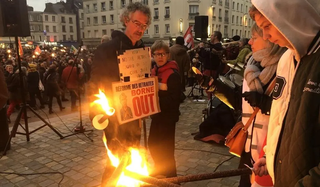 À Quimper, l’intersyndicale organisera une « retraite aux flambeaux ...