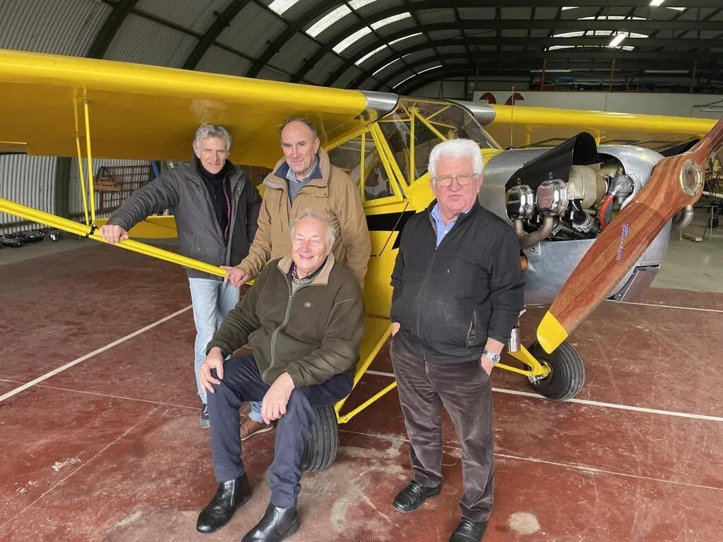 EN IMAGES. Cette bande de copains rénove des avions ensemble depuis ...