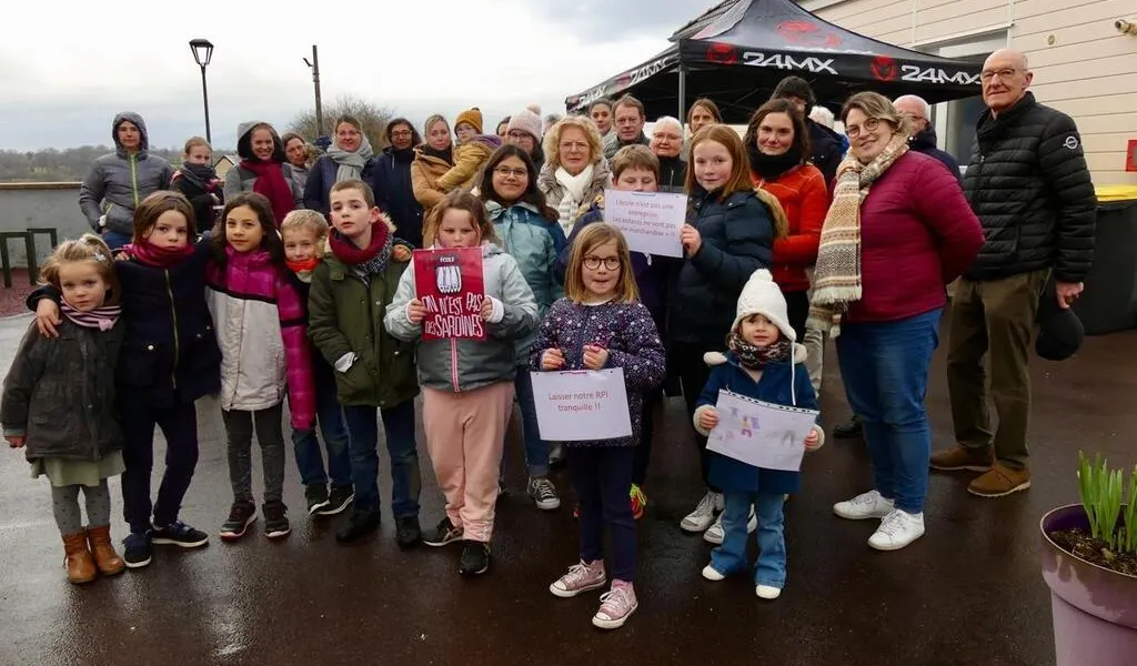 Le Lorey. Des parents manifestent contre la fermeture d’une classe ...