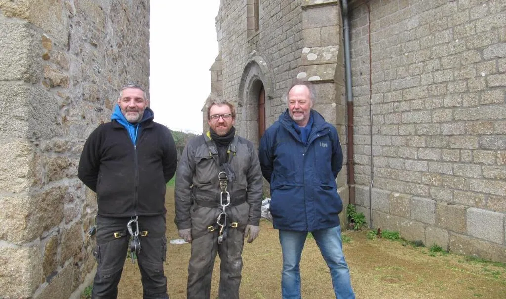 Trélévern. Des travaux sur deux des trois cloches de l’église - Lannion ...