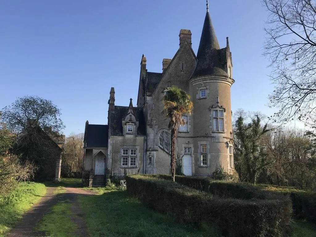 INFO OUEST-FRANCE. Le tournage d’une série TF1 se prépare dans un ...