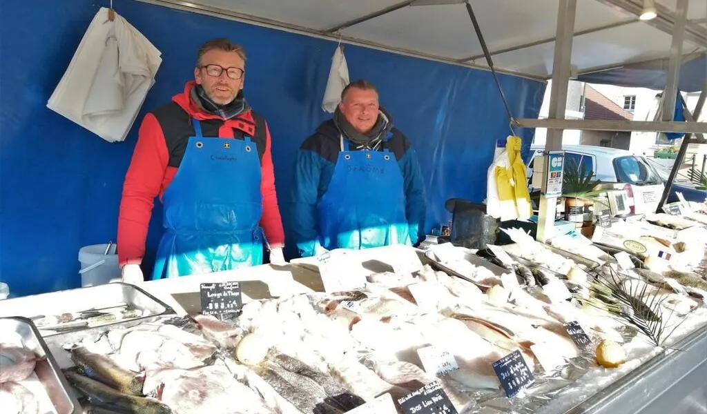 Cambes-en-Plaine. Un nouveau poissonnier au marché du jeudi matin ...