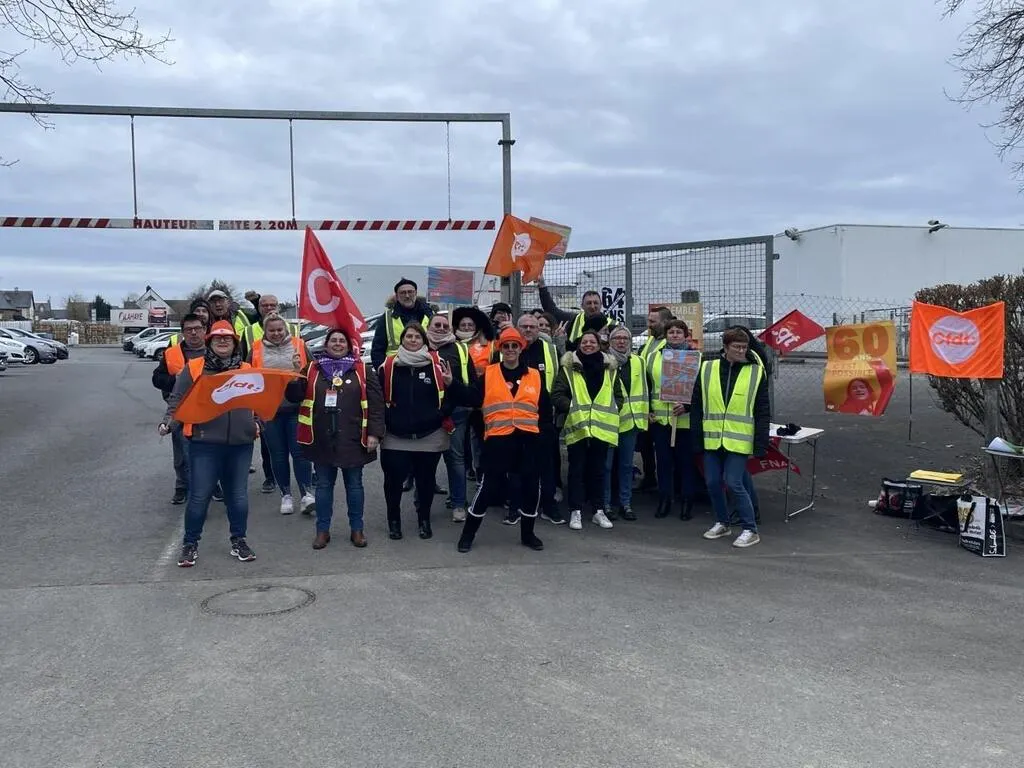 À Janzé, des salariés de Saviel se mobilisent contre la réforme des ...