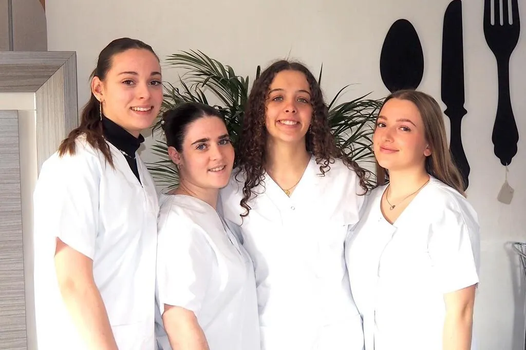 Sarah, jeune infirmière angevine, espère partir au cœur du Sénégal pour ...