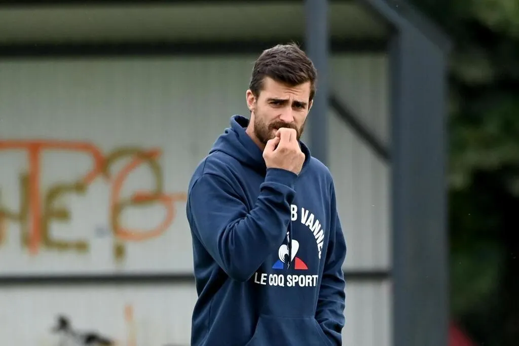 RC Vannes. Quentin Etienne, la fierté grégamiste raccroche les crampons . Sport - Pontivy ...