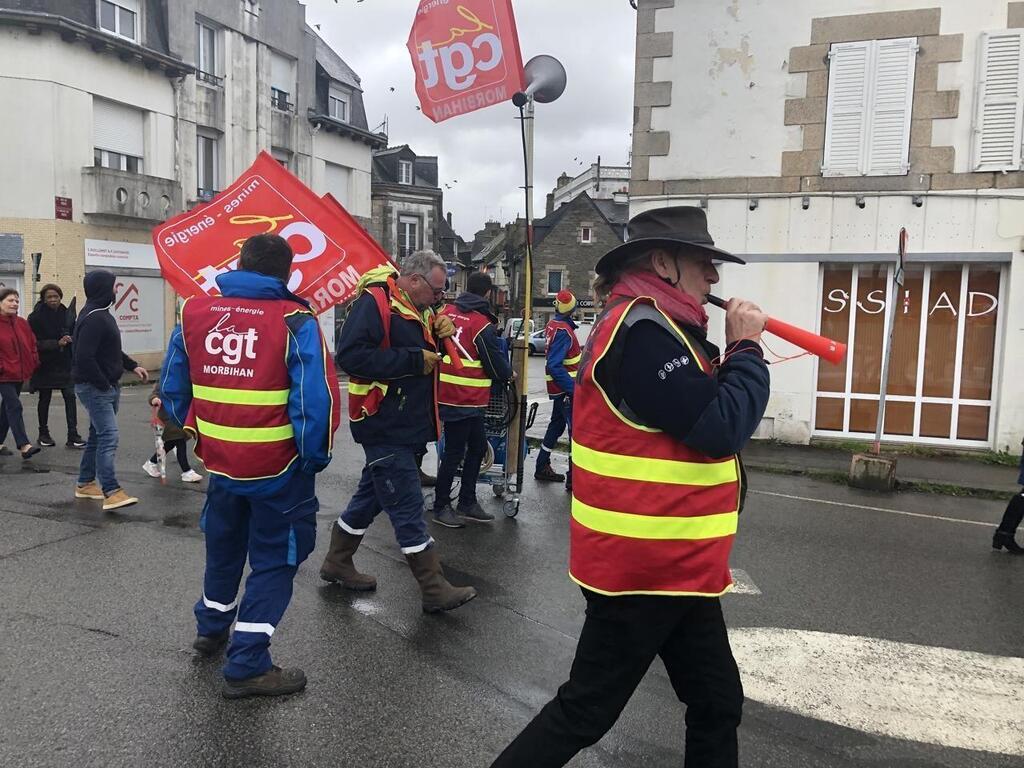 EN IMAGES. Jusqu’à 180 personnes défilent pour les droits des femmes à ... EN IMAGES. Jusqu’à 180 personnes défilent pour les droits des femmes à ...