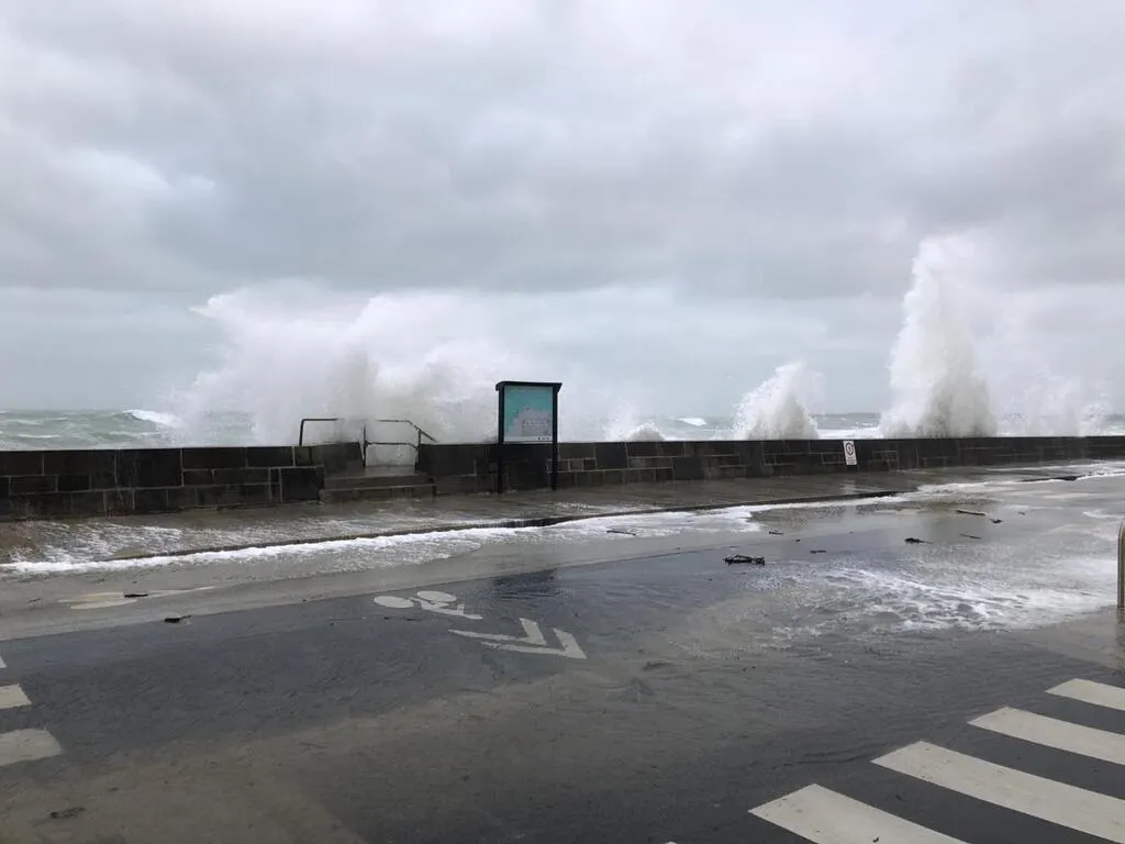 EN IMAGES. Sur le Sillon, « ça faisait longtemps que la mer n’avait pas ...